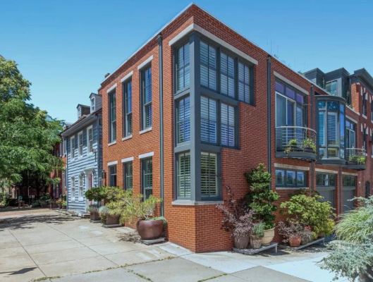 Hot House: Modern corner row house in Fed Hill comes with beautiful ...