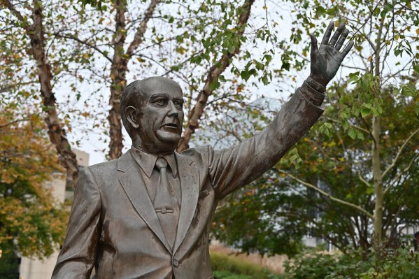 The gang’s all here: William Donald Schaefer alumni hold 'reunion' to ...