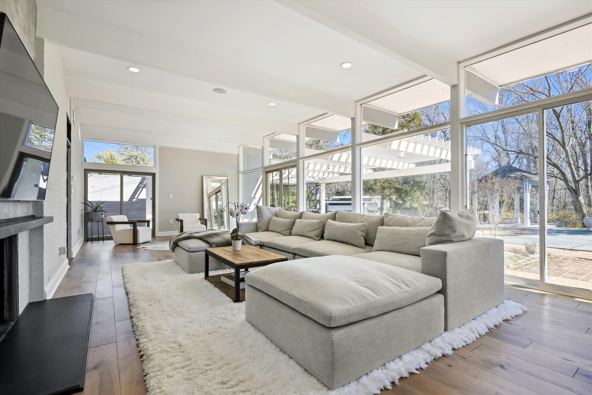 Baltimore Fishbowl | floor plan-living room-_dsc3452