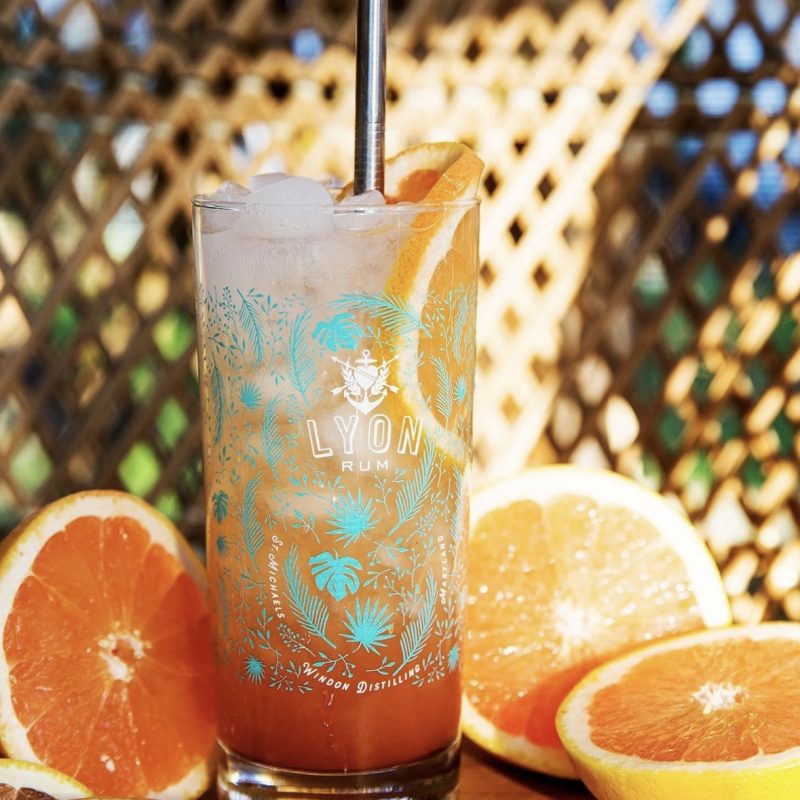 Baltimore Fishbowl | Lyon Rum drink with oranges