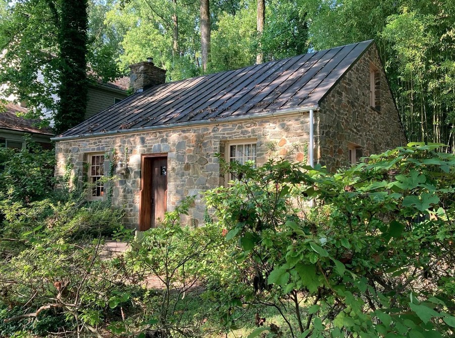 Hot House: Mt. Washington stone cottage plucked out of fairytale